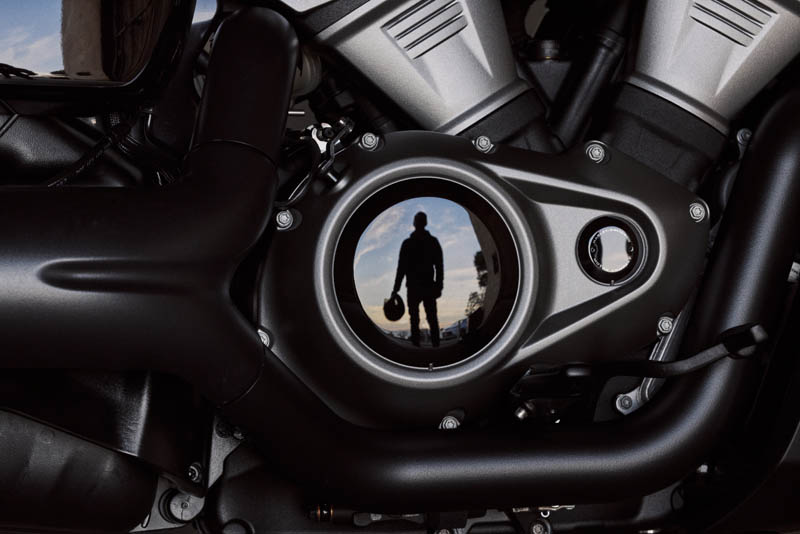 2022-Nightster-RH975