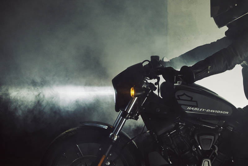 2022-Nightster-RH975